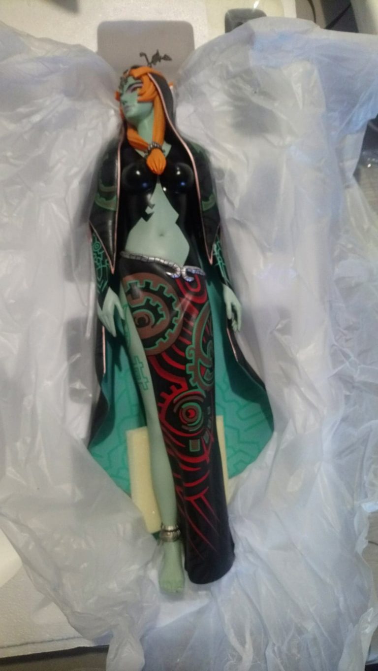 Unboxing de la figurine MIDNA édition exclusive – First 4 Figures ...